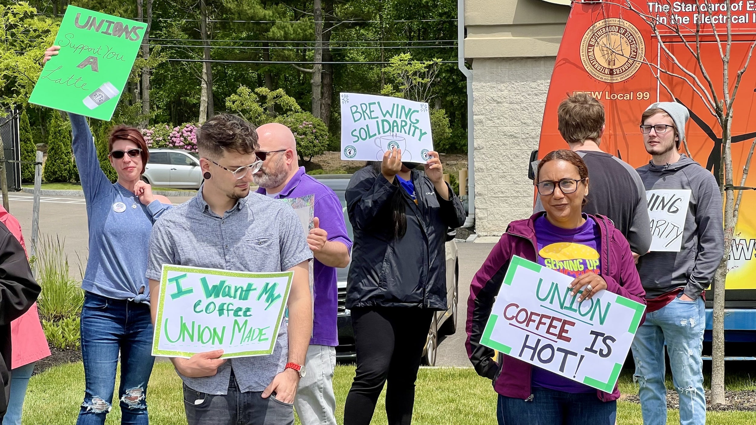 Rhode Island Labor Movement Supports Unionizing Starbucks Workers at ...